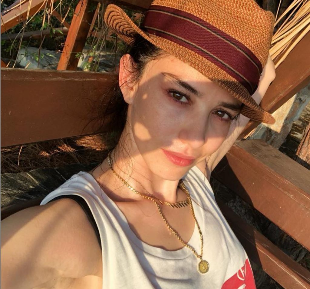 Chi è Ozge Gurel: Età, Altezza, Peso, Biografia, Instagram